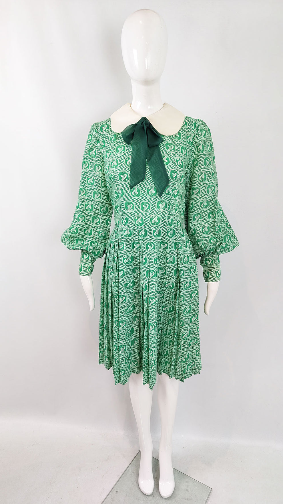 Jean Allen Vintage Bishop Sleeve Green Dress, 1960s – Zeus Vintage